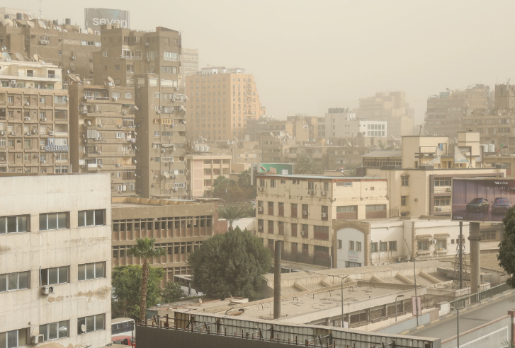 Dust-Laden Winds Sweep Across Cairo, Egyptian Governorates - EgyptToday