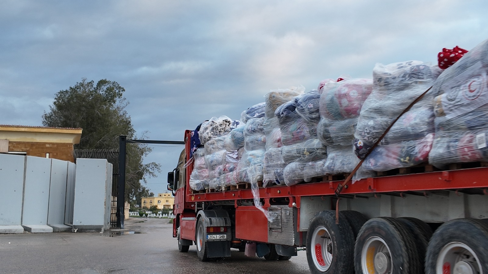 152nd humanitarian aid convoy enters Gaza Strip with 3,680 tons of aid ...