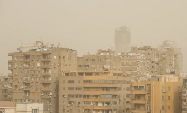 Dust-Laden Winds Sweep Across Cairo, Egyptian Governorates - EgyptToday