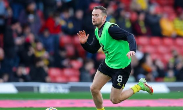 Former Man Utd midfielder Cleverley announces retirement - EgyptToday