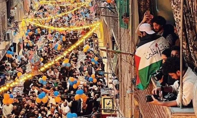 Egyptians hold the longest Ramadan Iftar banquet, chant for Palestine ...