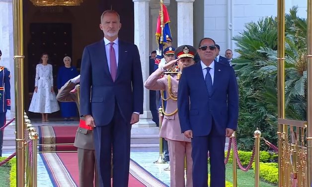 Spanish king, queen meet Egypt’s president, first lady and lay wreath ...